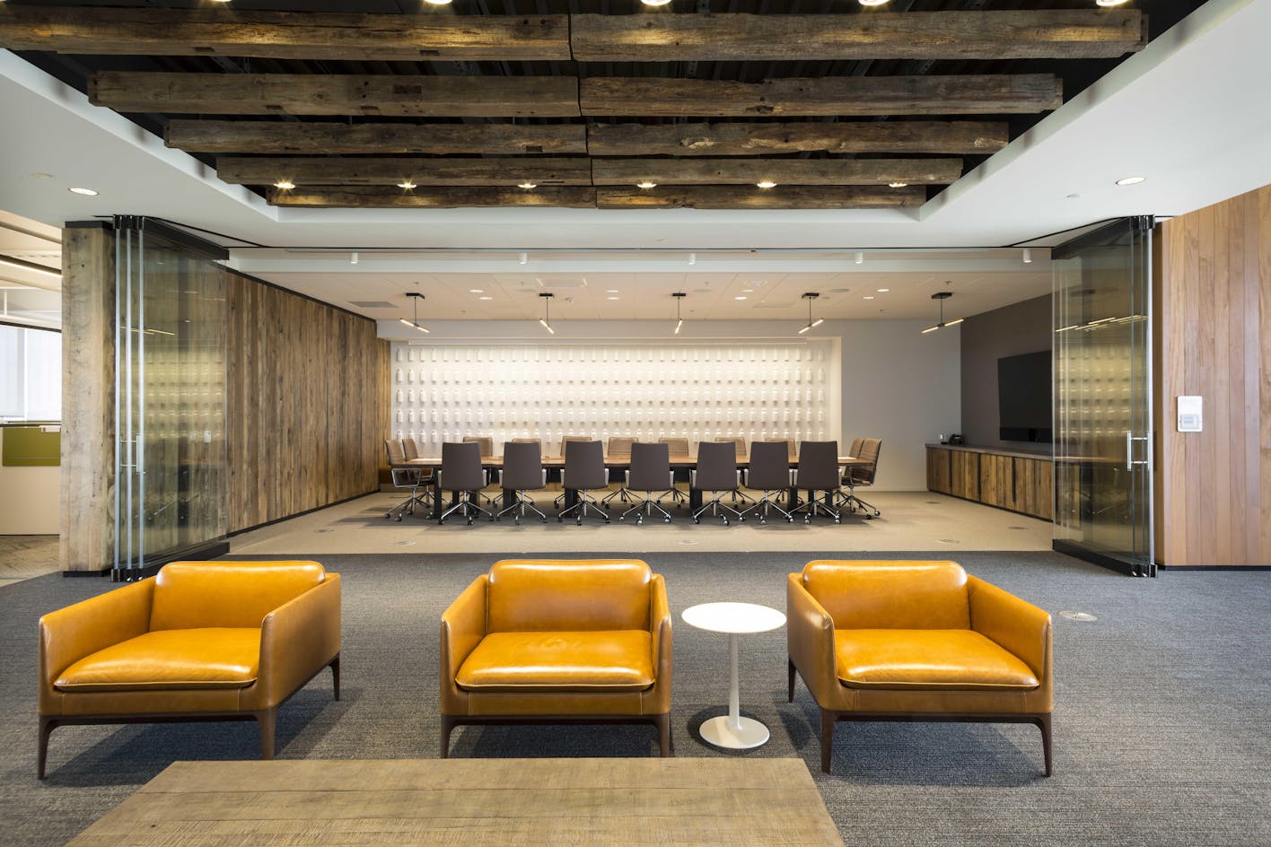 How This Boardroom Manages to Show and Not Tell | NanaWall