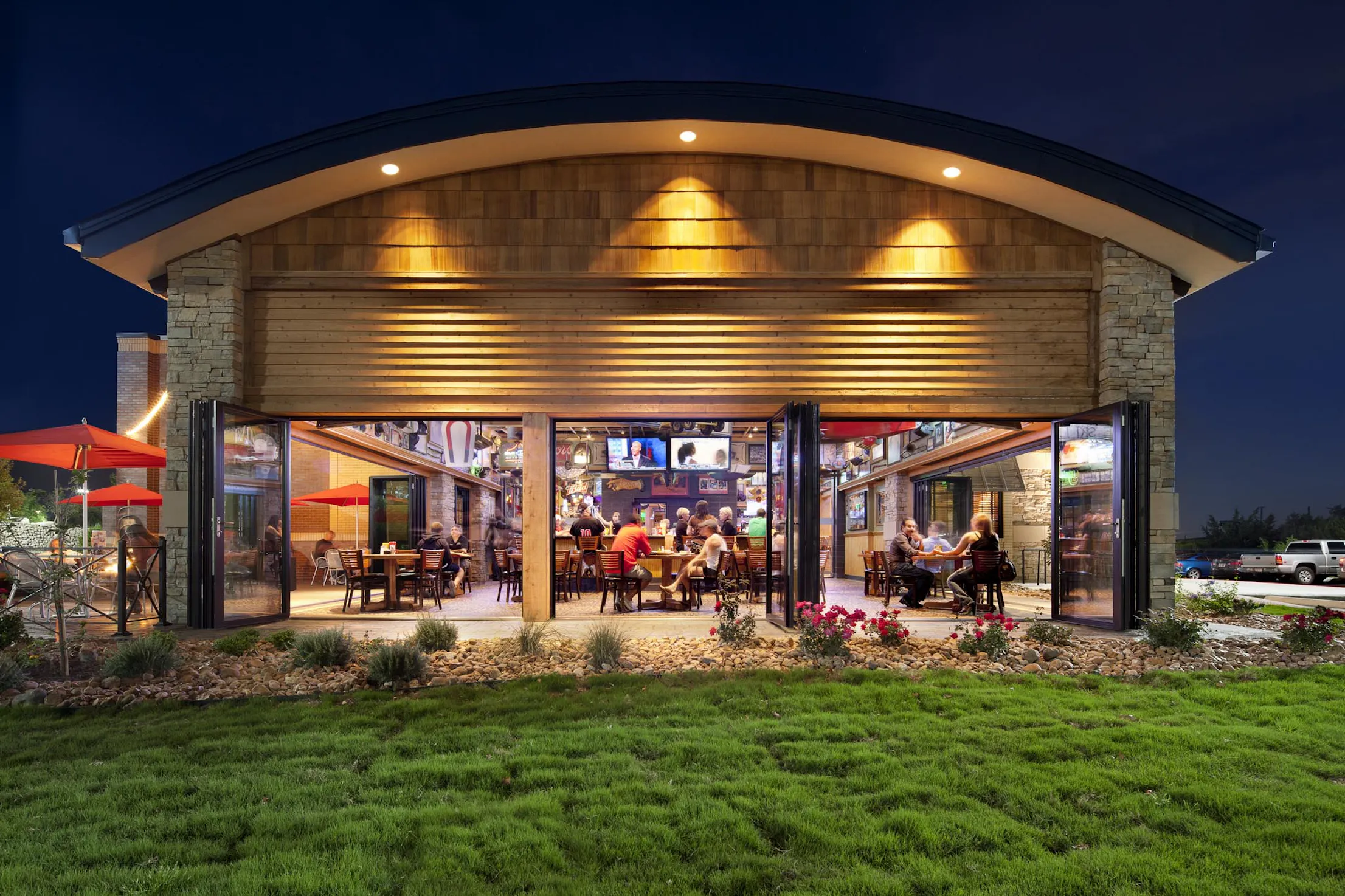 54th Street Grill | NanaWall