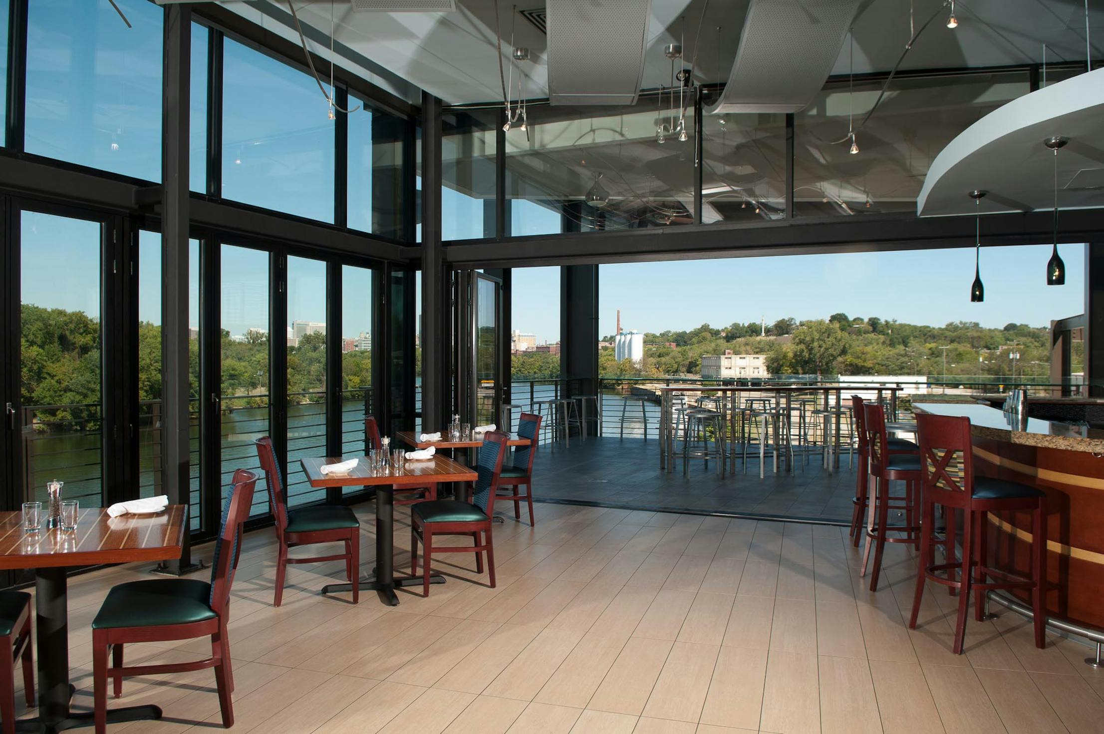 Boathouse Restaurant | NanaWall