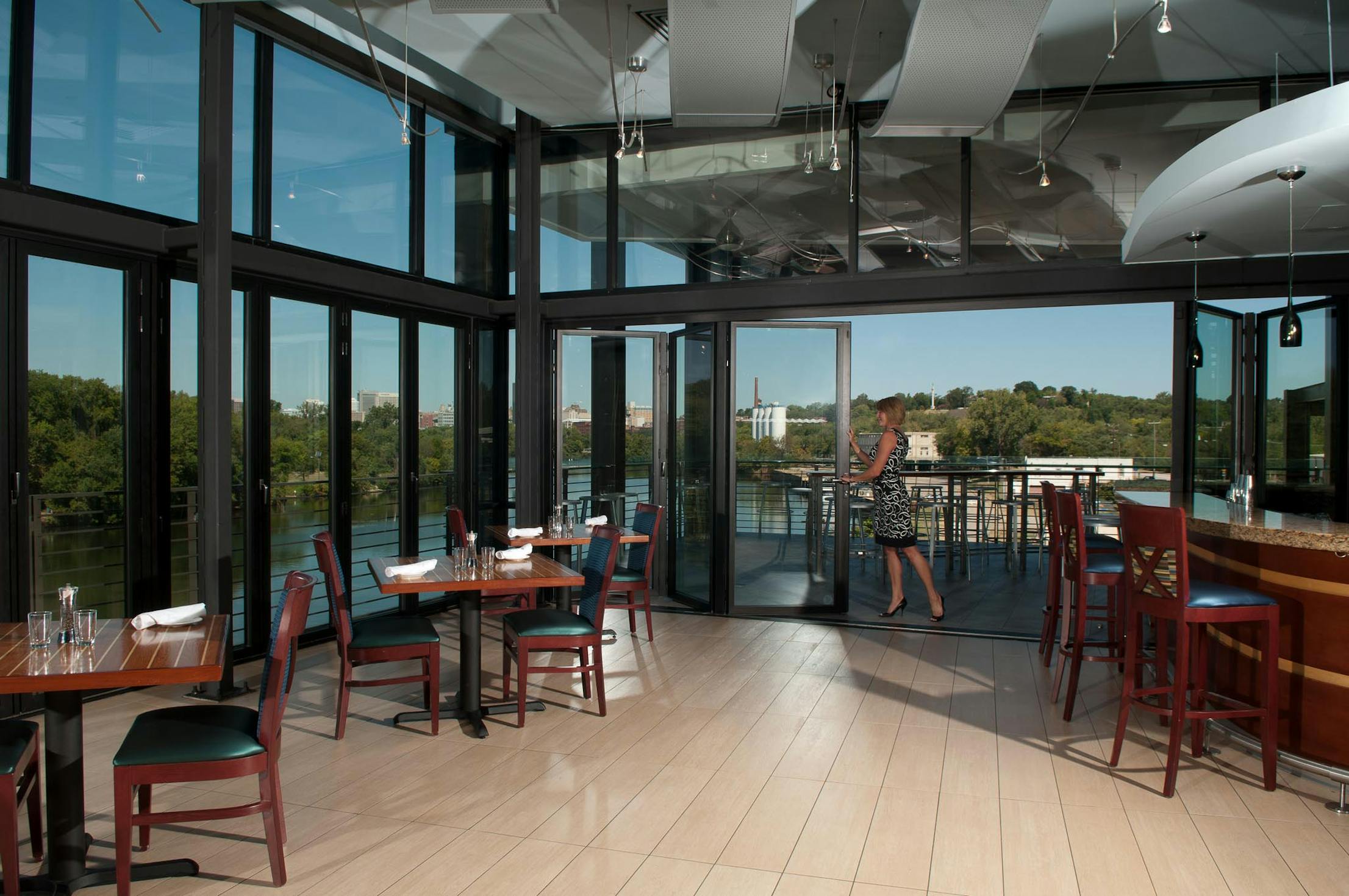Boathouse Restaurant | NanaWall