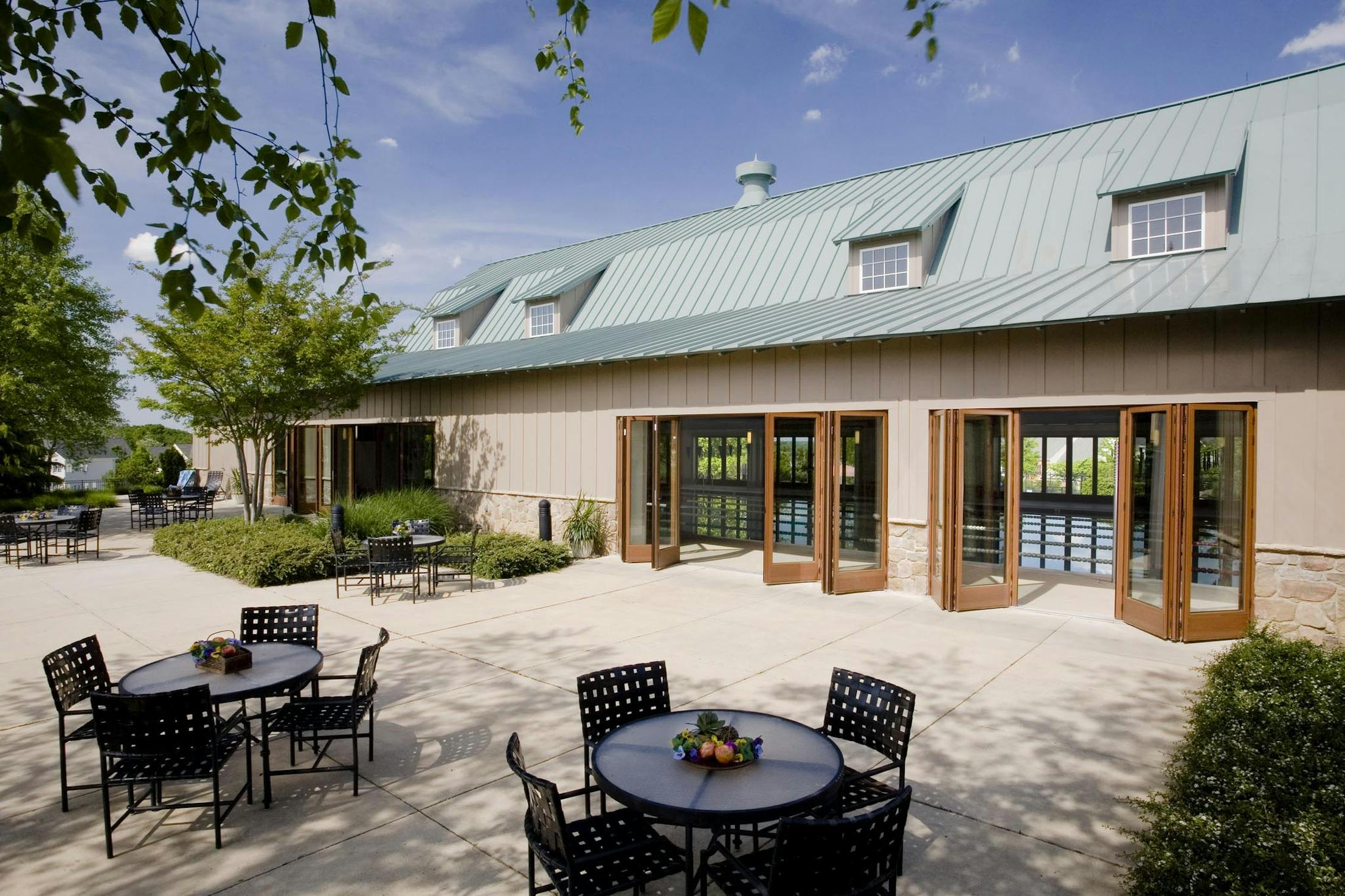 Lansdowne Pool House | NanaWall