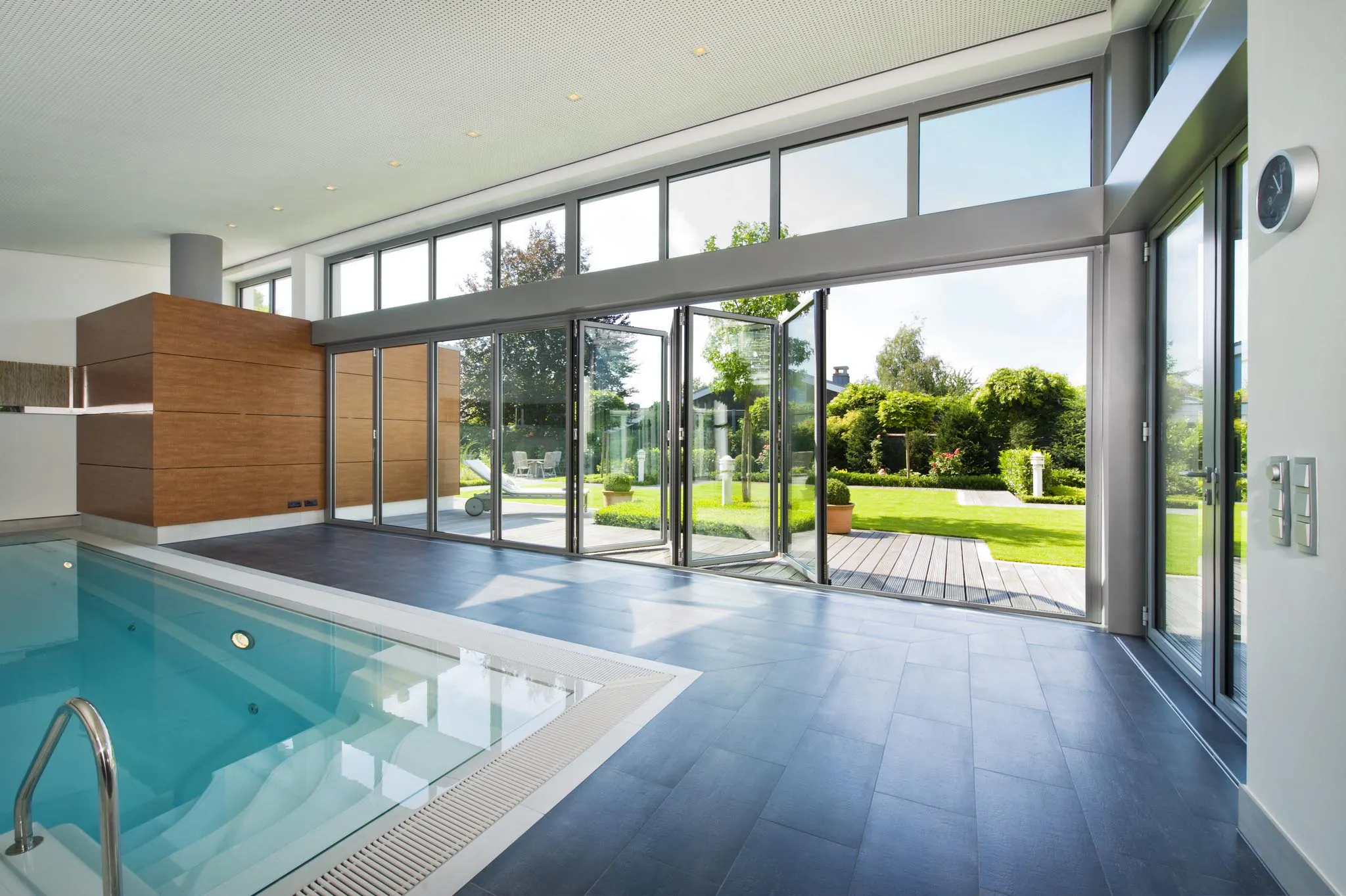 Poolhouse in Germany | NanaWall