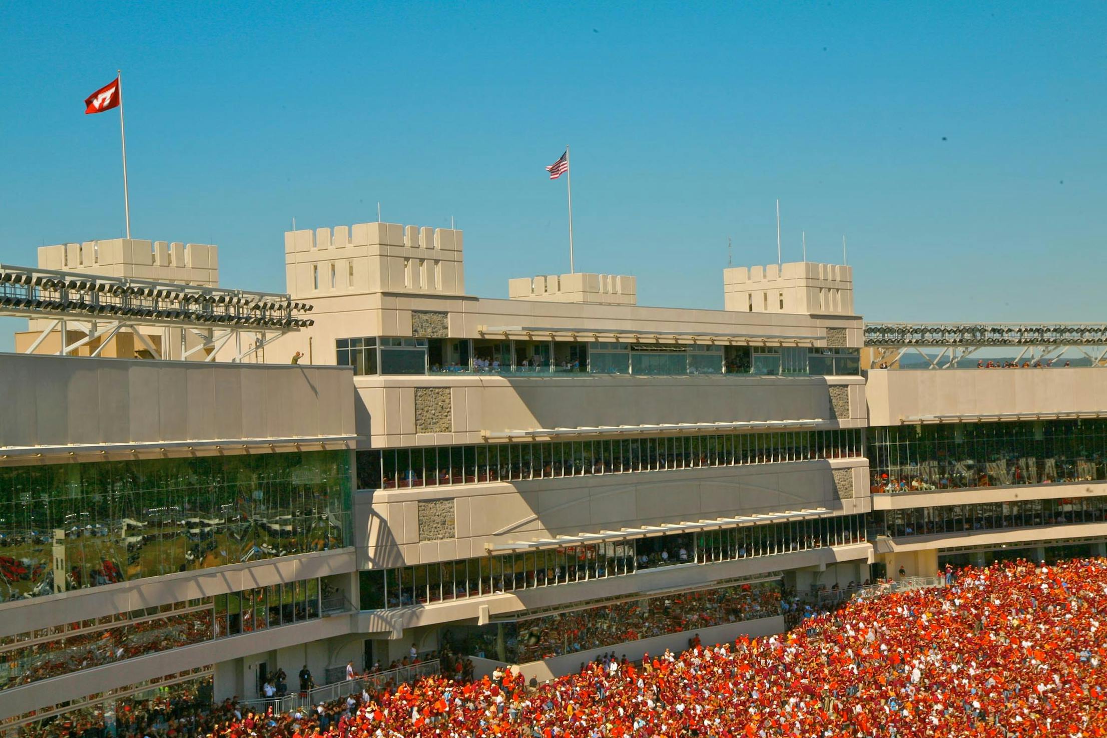 Virginia Tech Lane Stadium | NanaWall