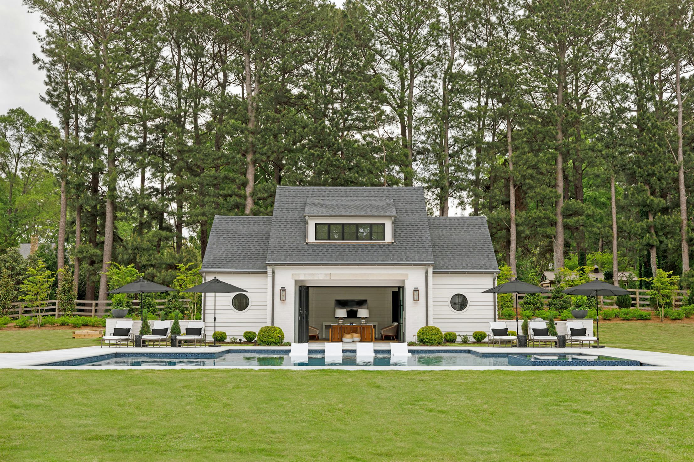 Memphis Pool House | NanaWall